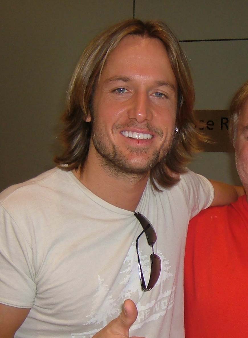 30 Male Singers With Long Hair - Musical Mum